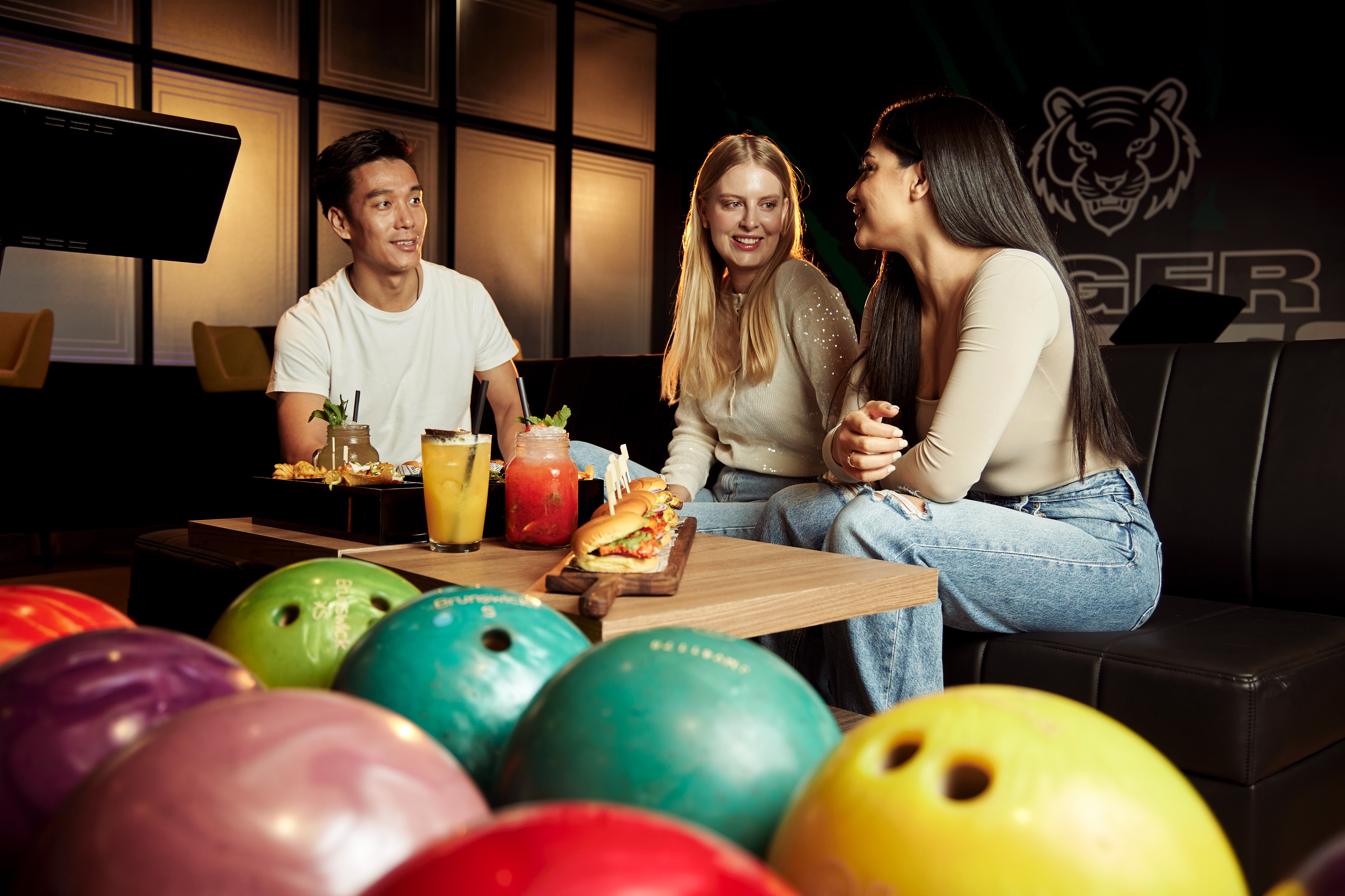 Tiger Strikes: Dubai Golf