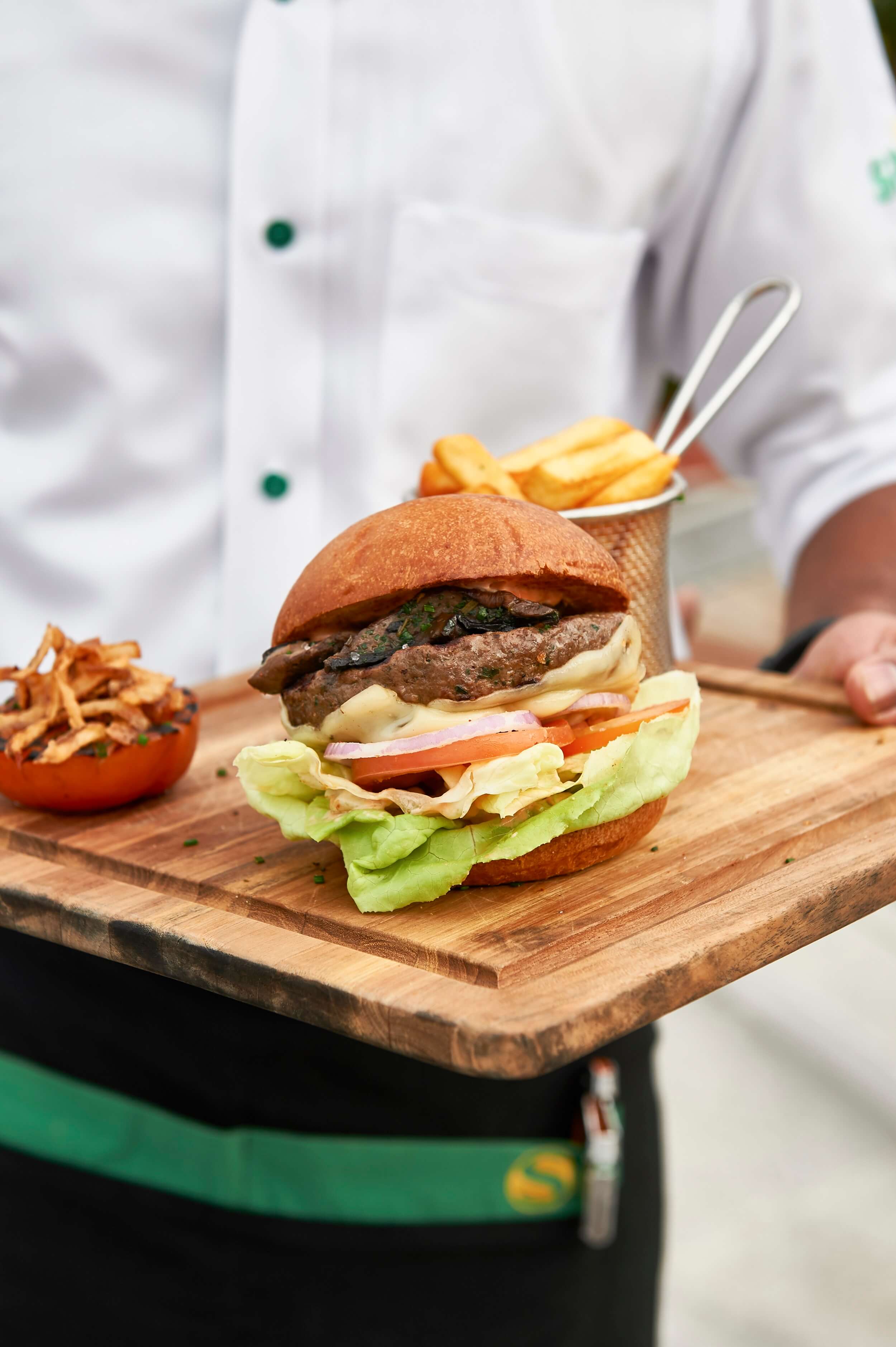 Spike Sports Bar & Terrace: Emirates Golf Club | Dubai Golf